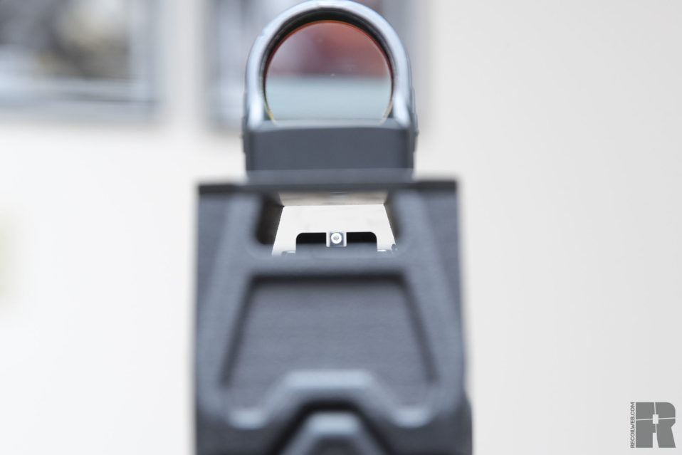 Flux Defense’s MP17 Turns Your SIG Into a Compact PDW | RECOIL