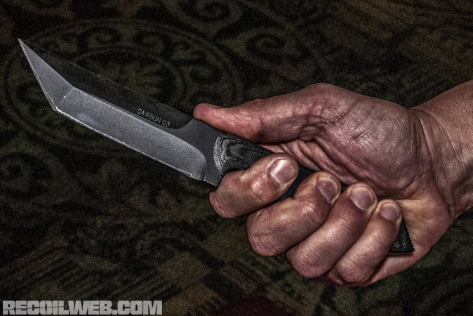 Saturday Night Blade Porn: the Kalanu Fighter | RECOIL