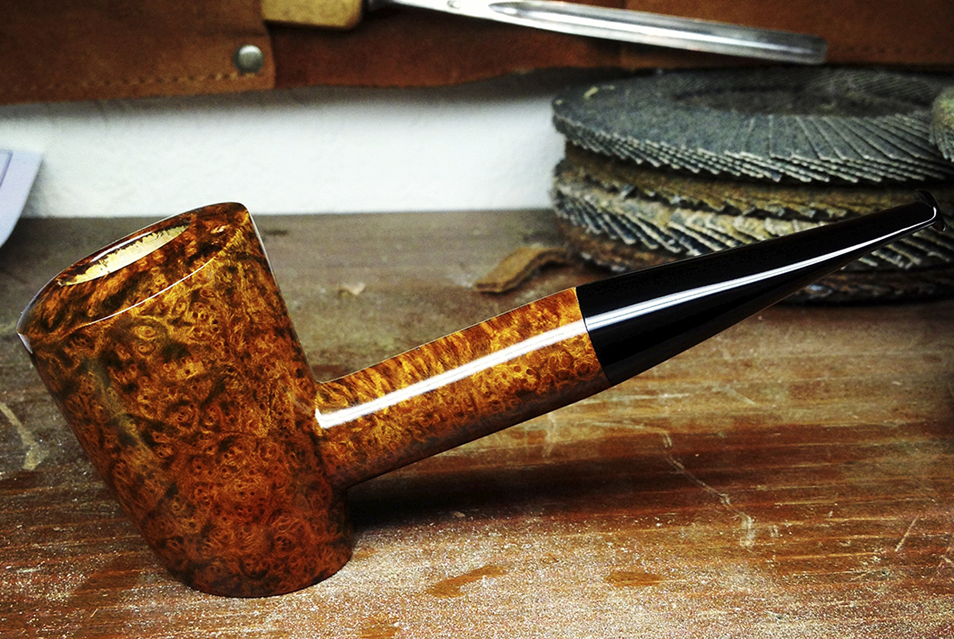 Happy EntrepreNewYear: For the discerning smoker - Morgan Pipes | RECOIL