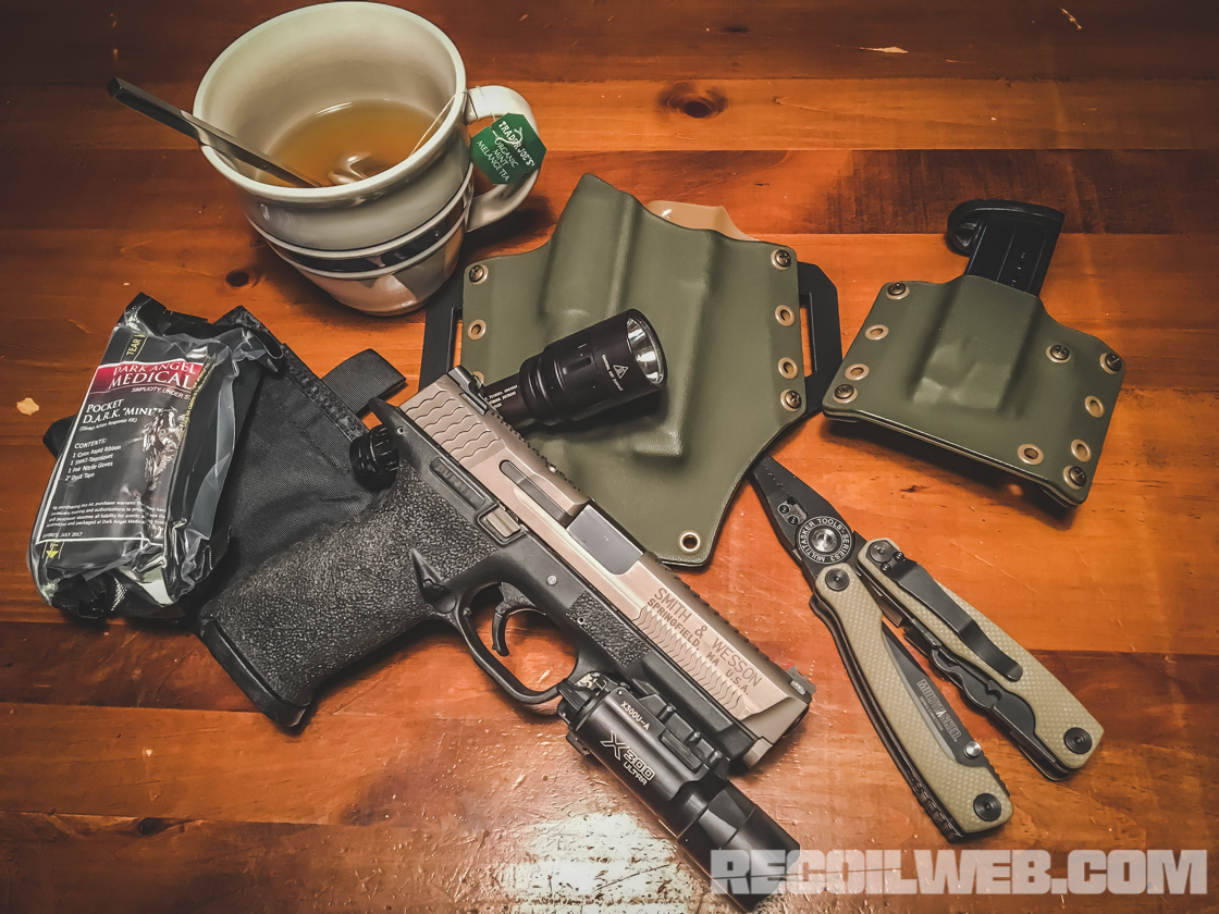 Monday Morning EDC - Keeping It Simple | RECOIL