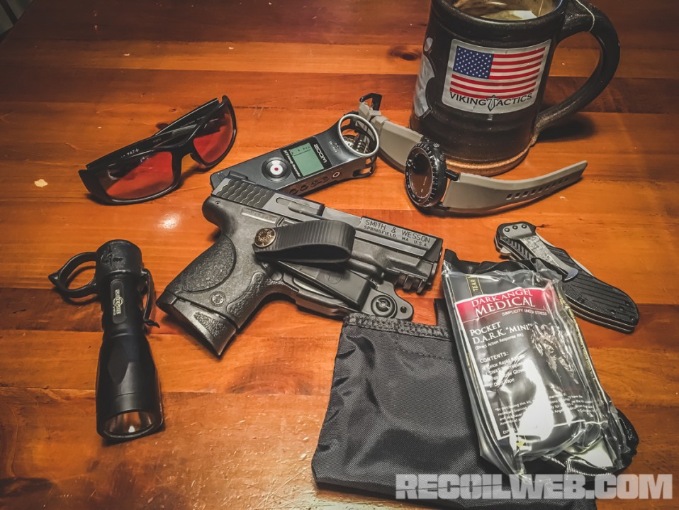 Monday Morning EDC - Keeping It Simple | RECOIL