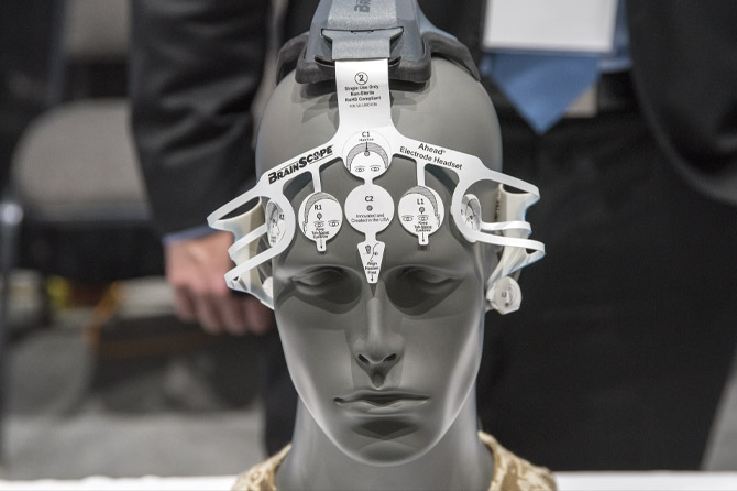 BrainScope - Assessing Traumatic Brain Injury in the Field | RECOIL