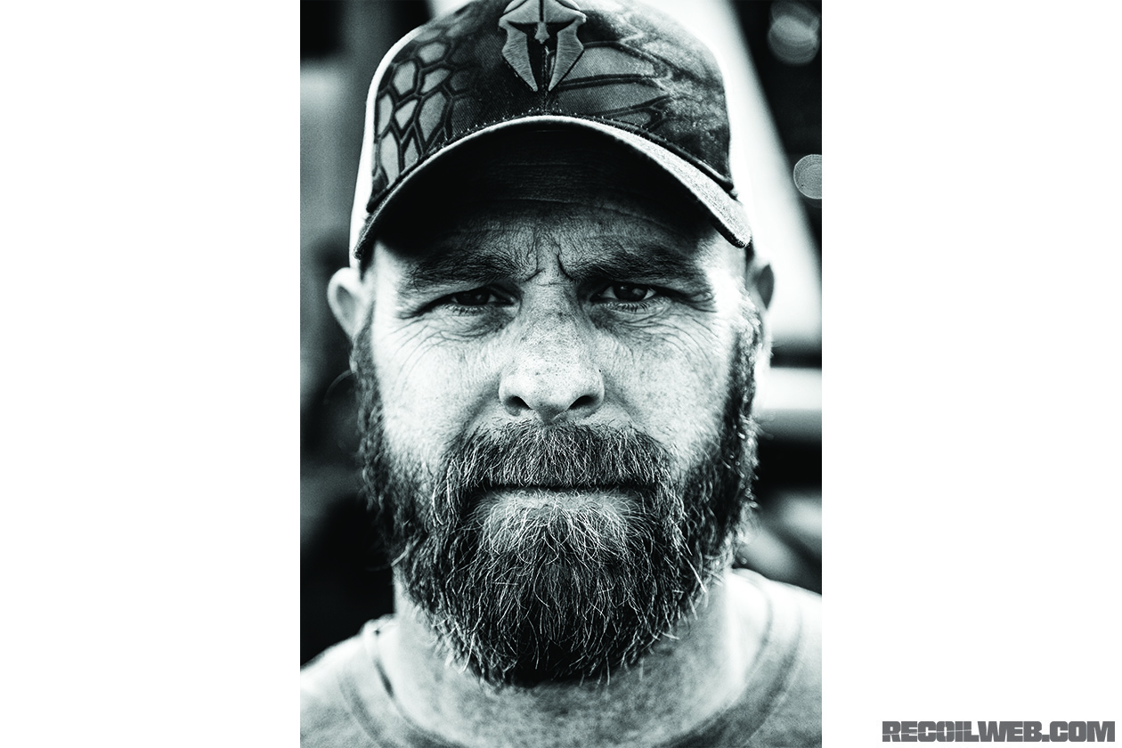 Everyday Carry of the Professionals | RECOIL