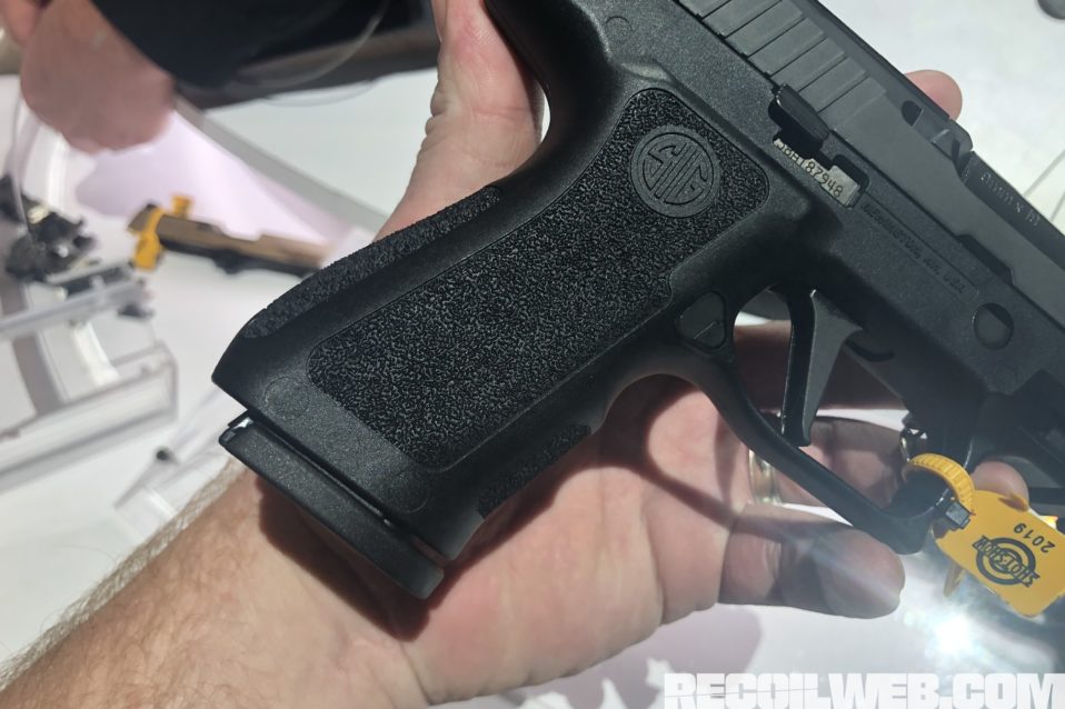 SIG P320 XCompact, Upcoming SIG Romeo 1 Pro & Romeo 2 | SHOT 2019 | RECOIL