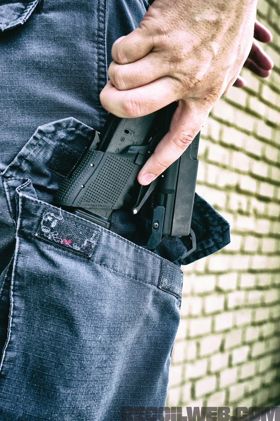 Review: The Folding Full Conceal Glock | RECOIL