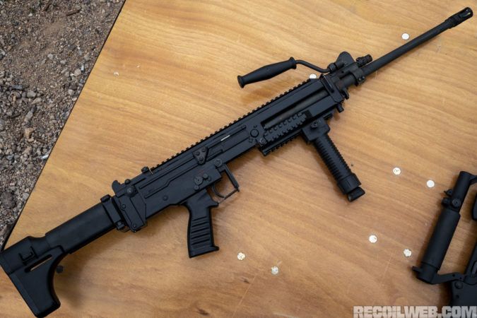 From Singapore with Love: Ultimax 100 Mk8 LMG, SAR-21 Bullpup | RECOIL