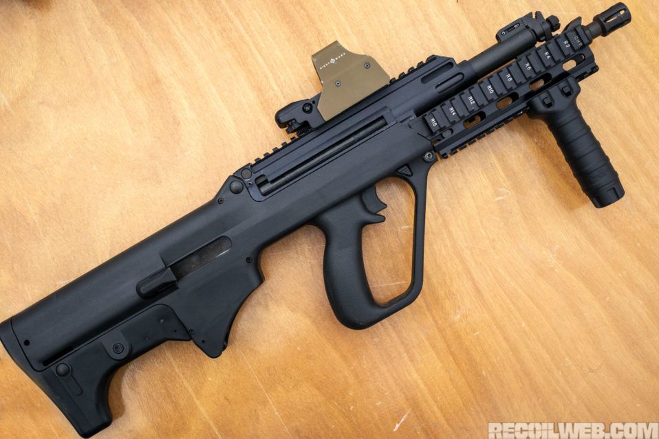 From Singapore with Love: Ultimax 100 Mk8 LMG, SAR-21 Bullpup | RECOIL