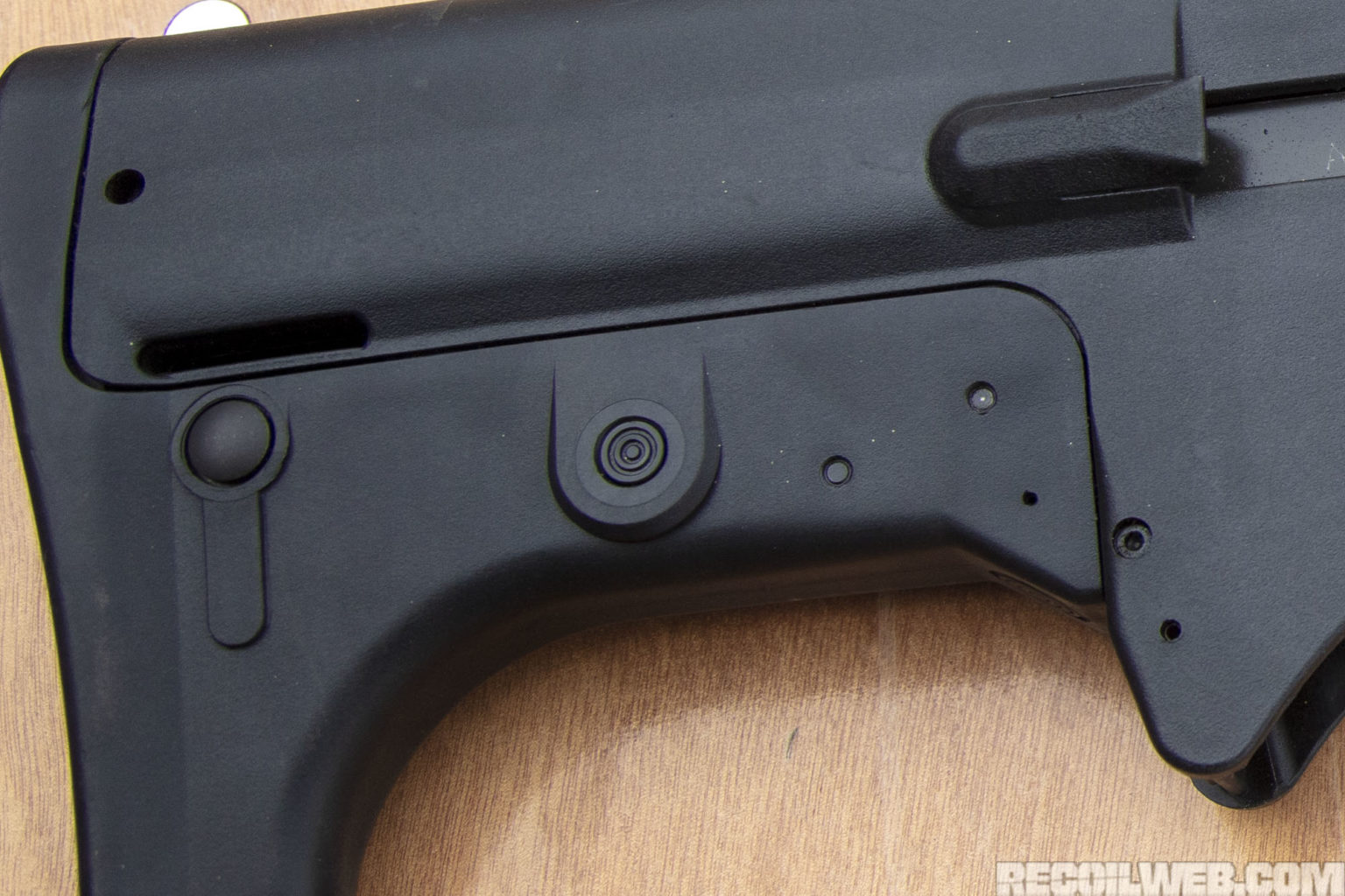 From Singapore with Love: Ultimax 100 Mk8 LMG, SAR-21 Bullpup | RECOIL