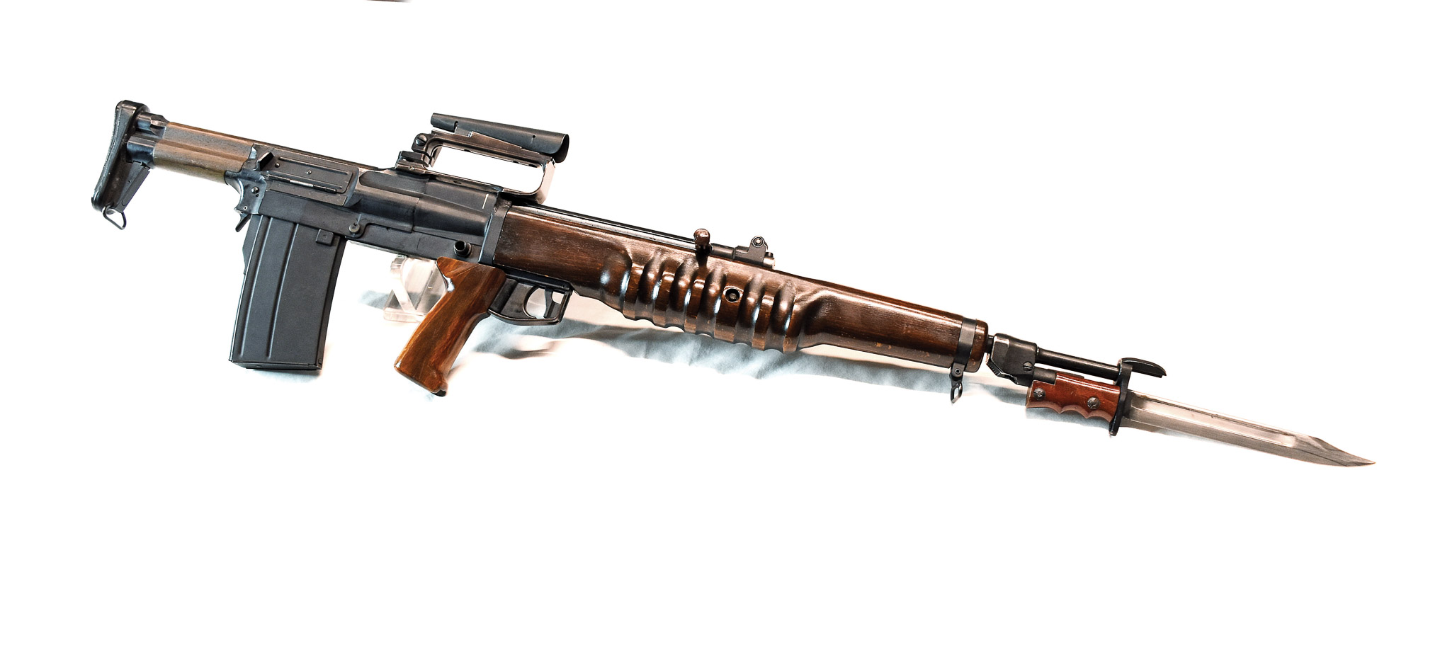 WA2000: The Bullpup Sniper Rifle with a Past | RECOIL