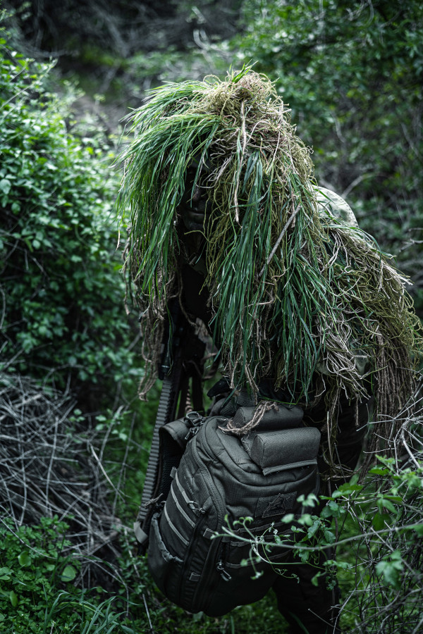 Hidden In Plain Sight: Camouflage & Movement From A USMC Scout Sniper ...