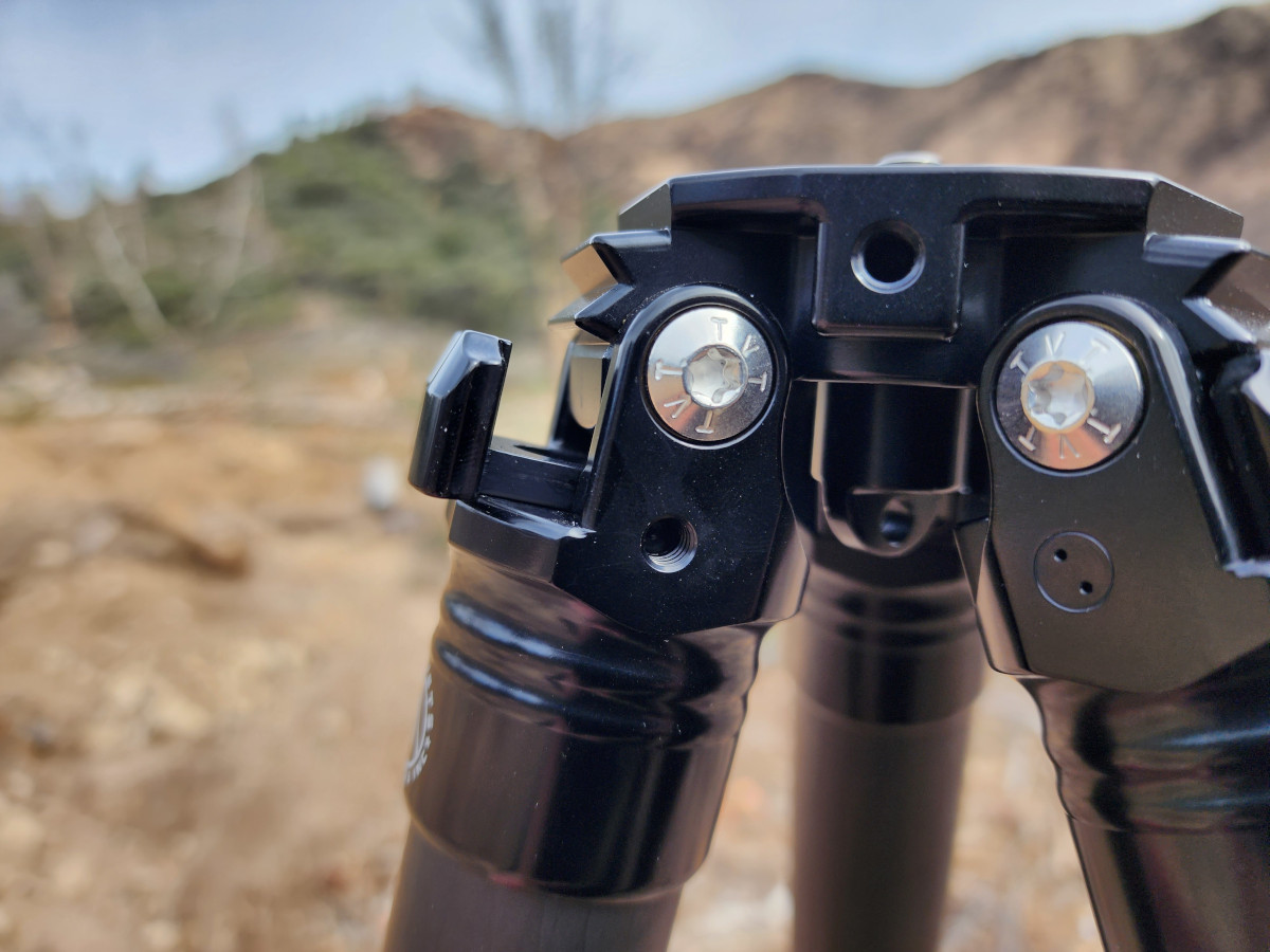 Best Hunting Tripods For Spotting And Shooting [2023 Complete Guide ...
