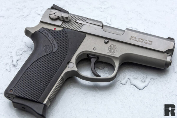 Classic Carry: The Smith & Wesson Model 39 | RECOIL