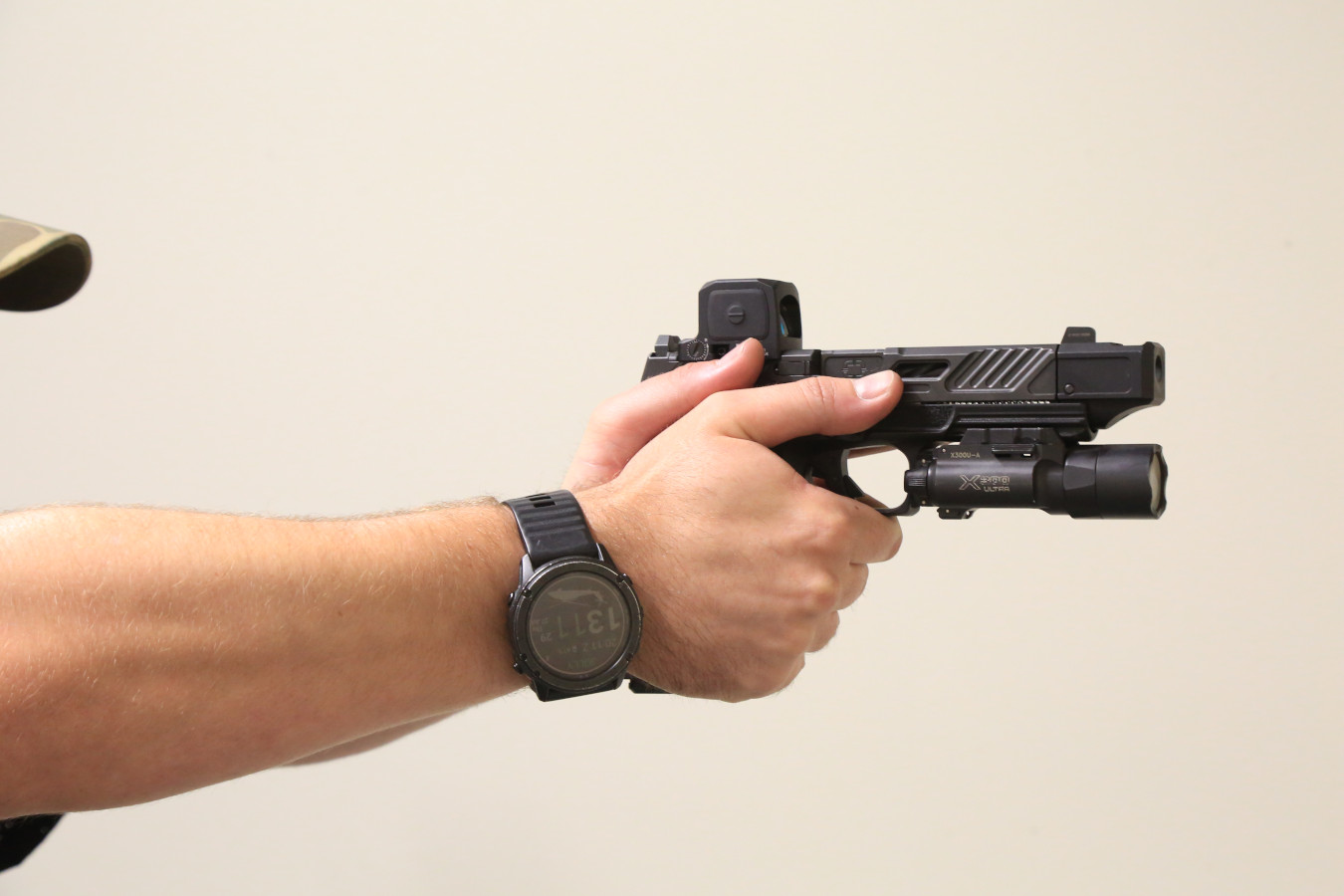 Trijicon RMR HD & RCR: The Next Generation of Pistol Dots [Hands-On ...