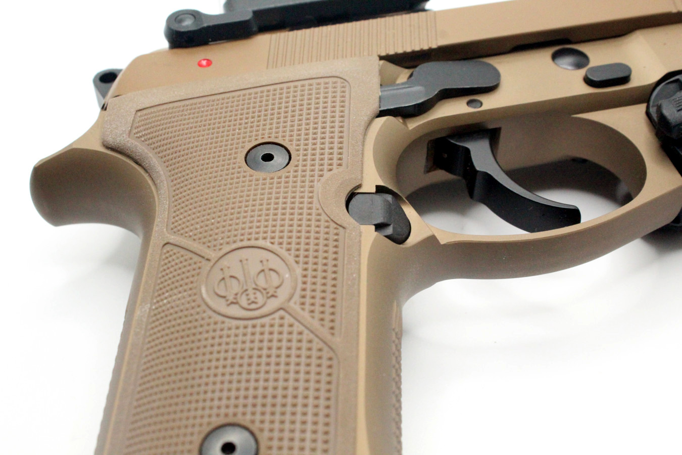 Beretta M9A4 With Steiner MPS: Old Dog With New Tricks? | RECOIL
