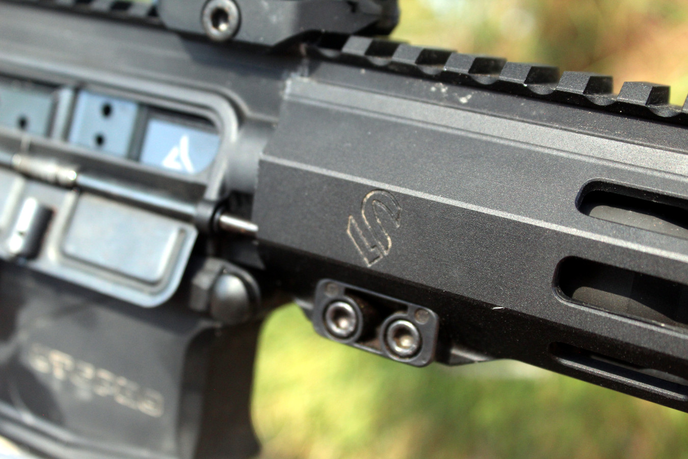 Night And Day: An AR Built For Brutality [BUILD SHEET] | RECOIL