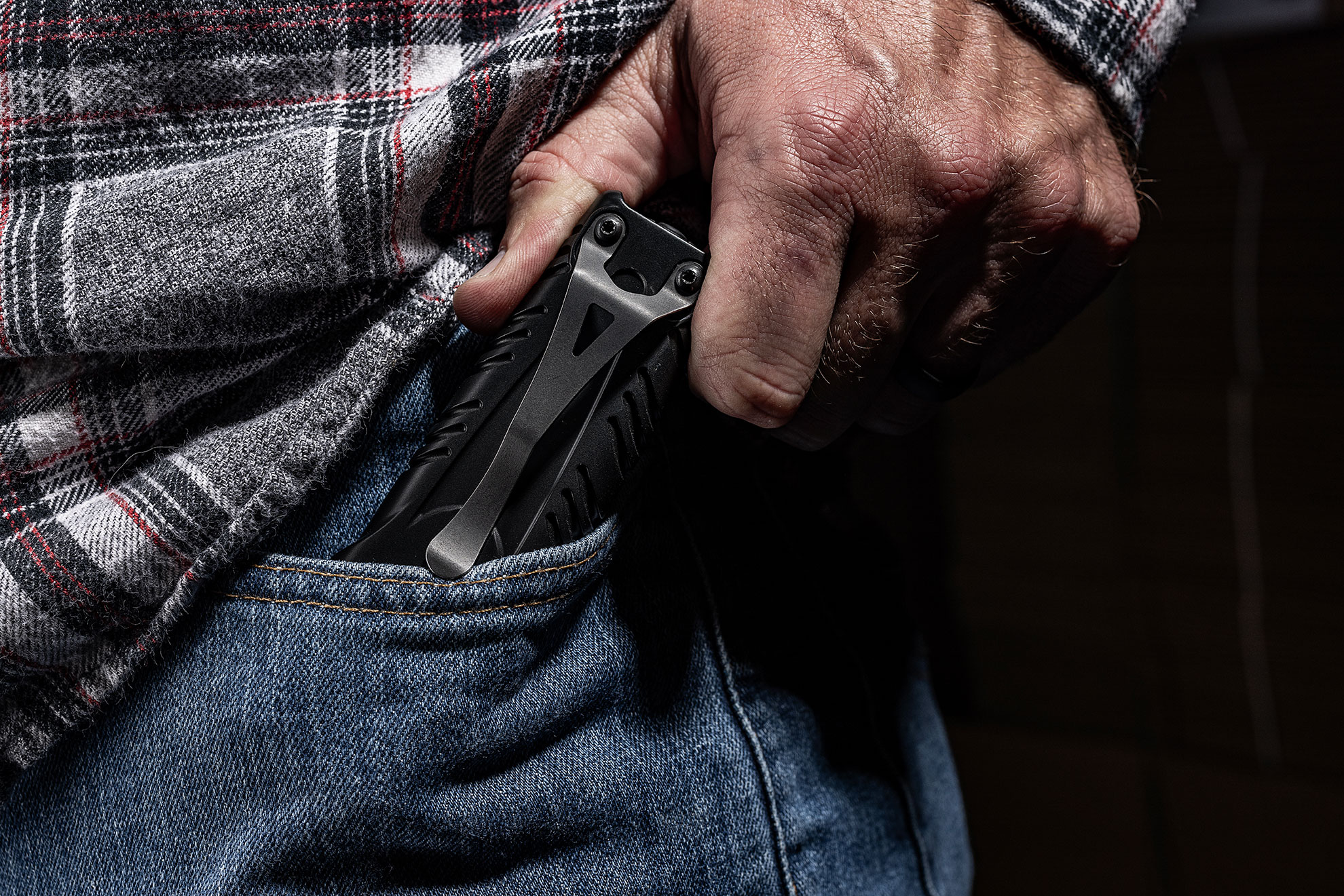 Win the Ultimate Tactical Flashlight: The SureFire Stiletto Pro II ...