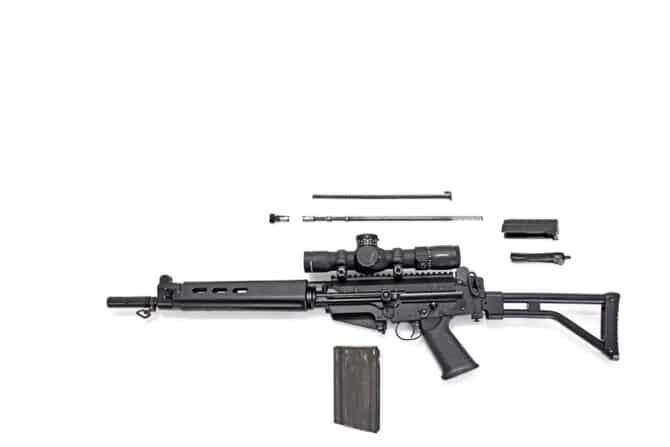 DSA Kommando FAL: The SCAR’s Distinguished Uncle, But Wearing Short ...